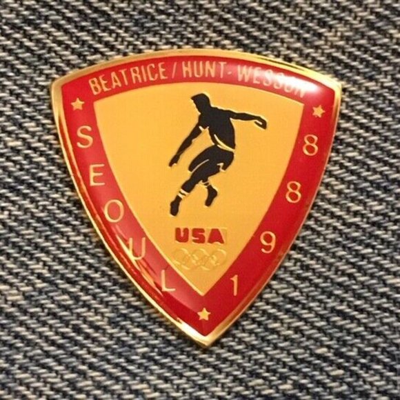 Olympic | Accessories | Discus Olympic Pin Track Field Sponsor Beatrice ...